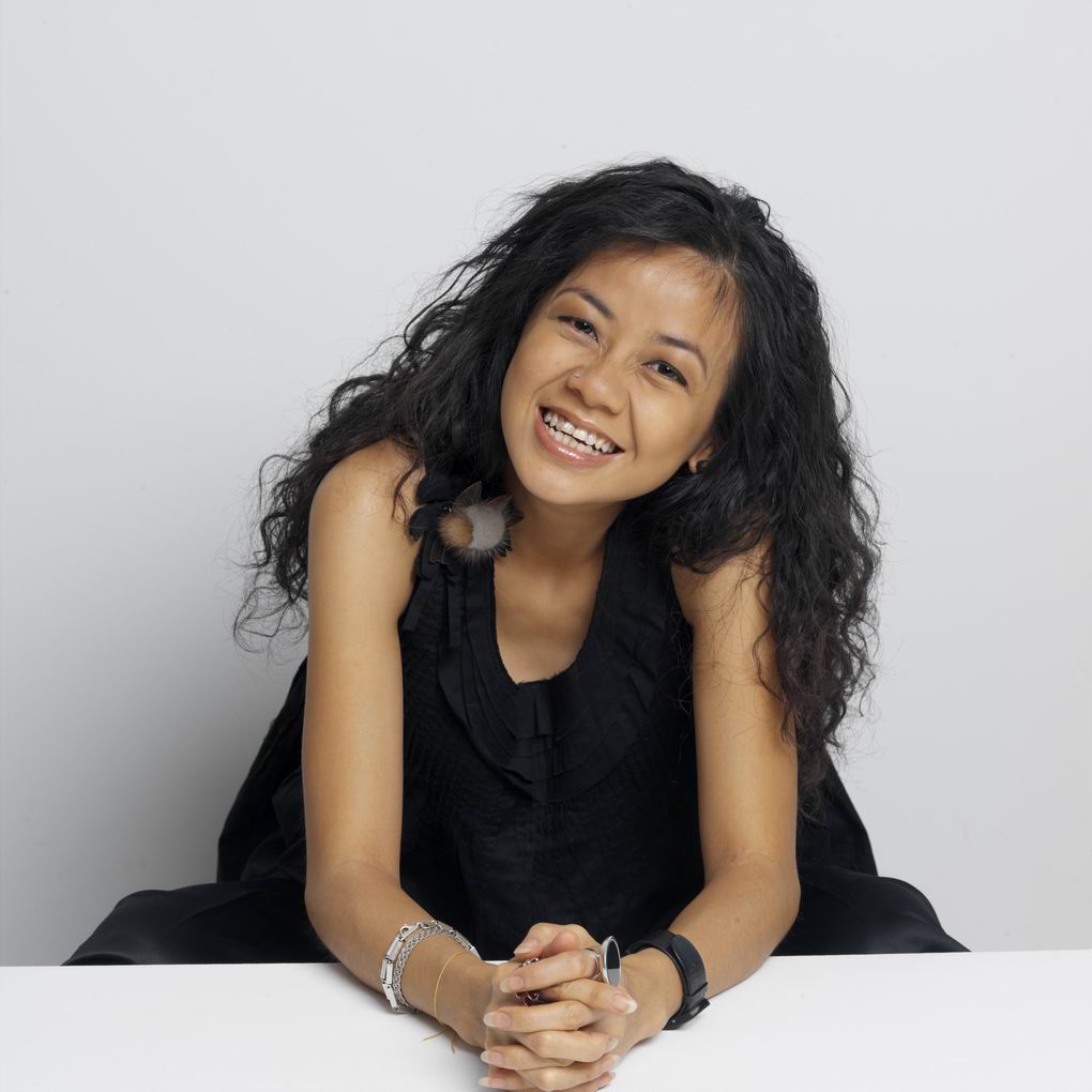 Melinda Looi - Fashion Designer Profile