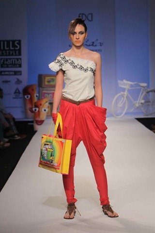 Nida Mahmood - Fashion Designer Profile